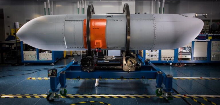 Raytheon Awarded $192M for U.S. Navy's Next‑Gen Electronic Jamming ...